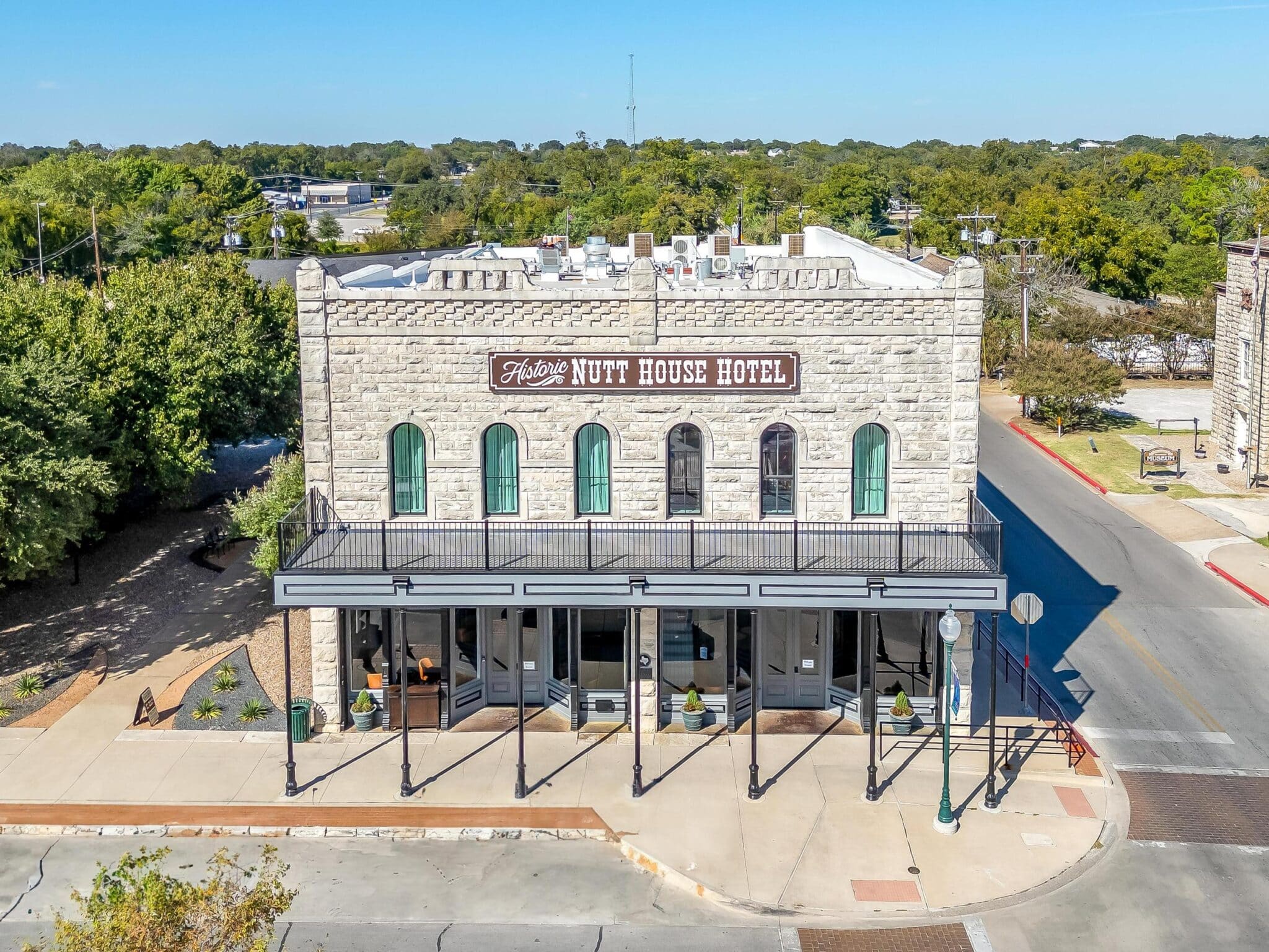 Two Years After A Catastrophic Fire, The Historic Nutt House Hotel ...